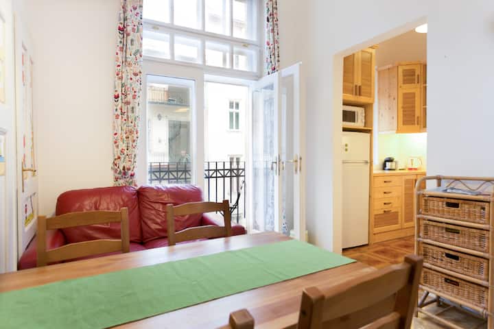 Superbright 2 Br A/c Flat With Balcony In Downtown - Budapest