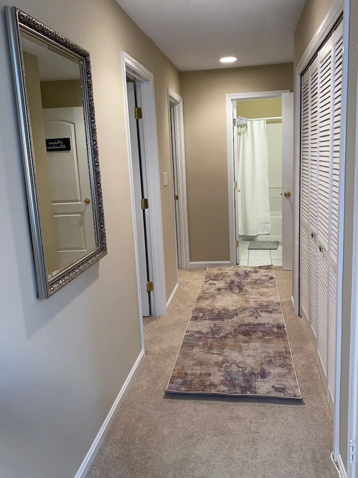 Scenic Lakeside Basement Apt W/ 2br & Lg Patio - Annandale, VA