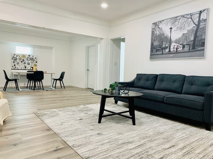 Large Charming 5 Bedroom House In The Heart Of La⚡️ - Los Angeles, CA