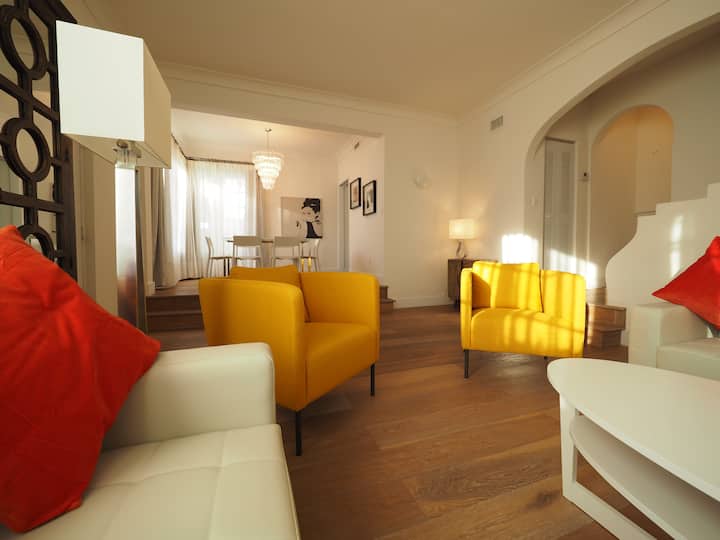 Unique Charming House In Miami Beach - Miami Beach, FL