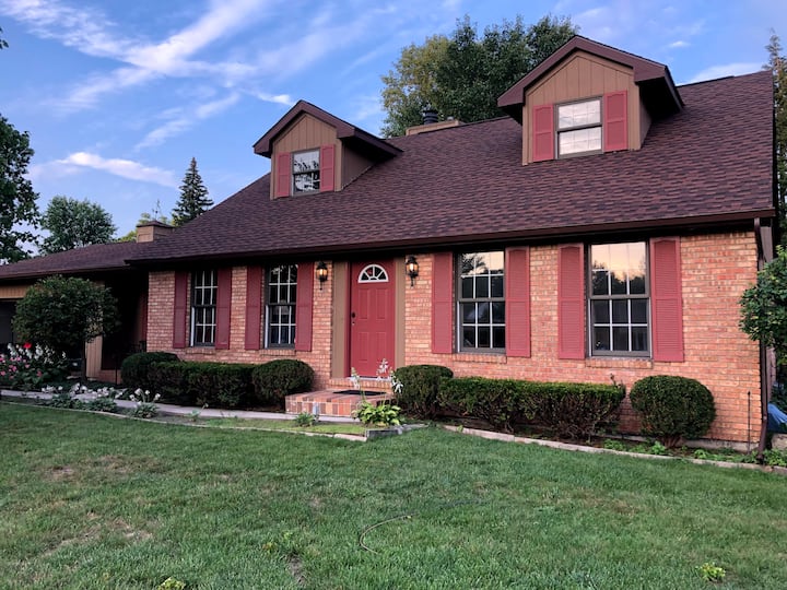 Nd Fan Special - Family Friendly -Walking Distance - Mishawaka, IN