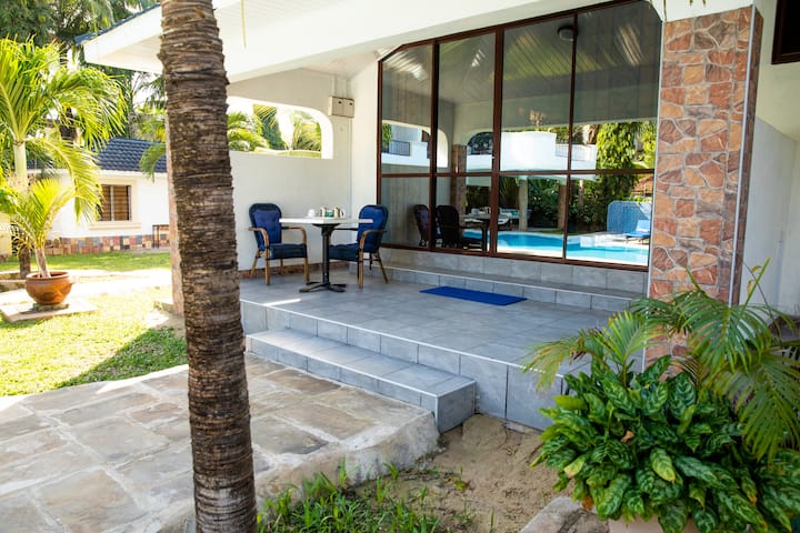 Peaceful Studio With Kitchenette By Pool & Garden - 몸바사