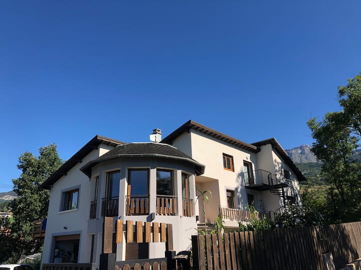 T3 Avec Terrasse, En Rez-de-chaussée - Chorges