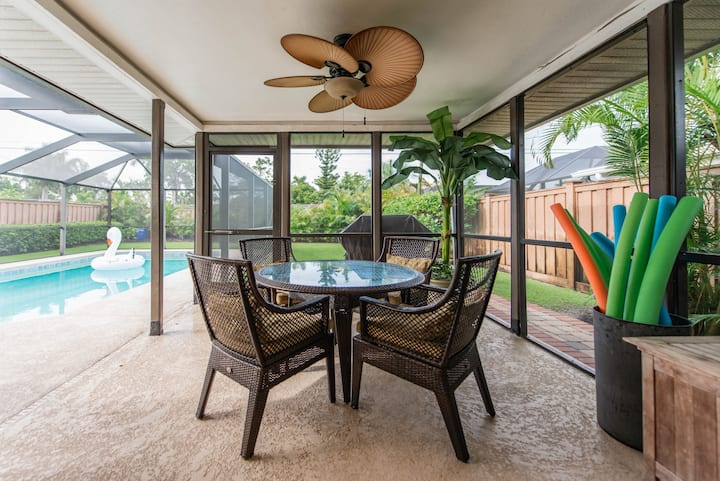Entire House With Heated Pool By Vanderbilt Beach - Naples Park, FL