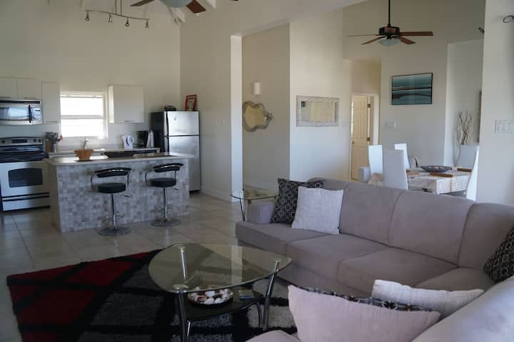 Stunning Views - Luxury 2bd Condo Near Marriott - San Cristóbal y Nieves