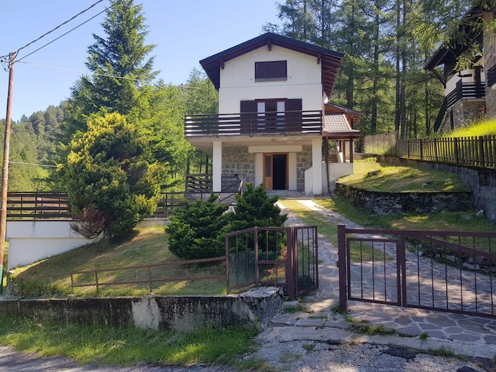 Cosy Mountain Lodge Ideal For Families And Groups - Cólico