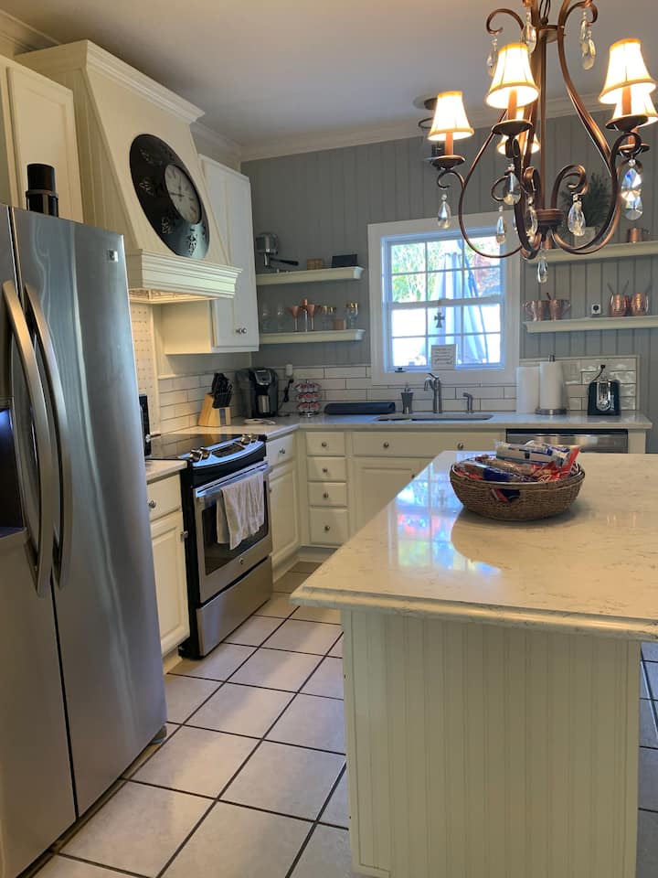 Very Nice Bedroom With Private Bath - Jackson, TN