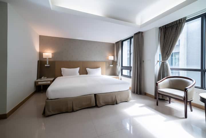 Chiayi Rest (302): A Superior Room For Two - 嘉義
