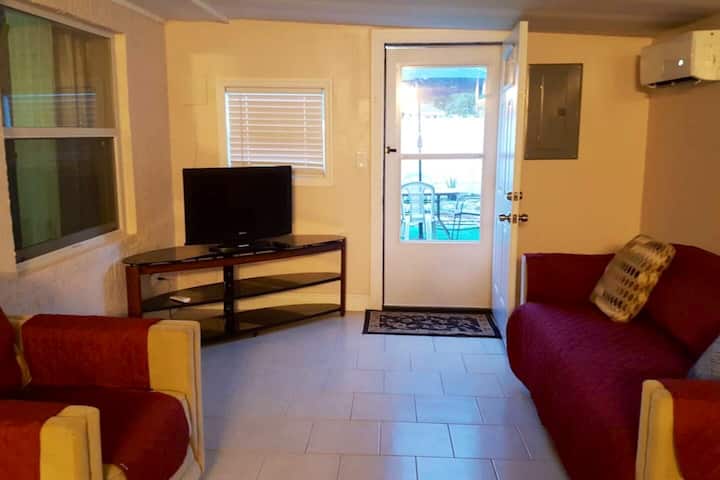 Tampa Guest Suite, Very Central - Tampa, FL