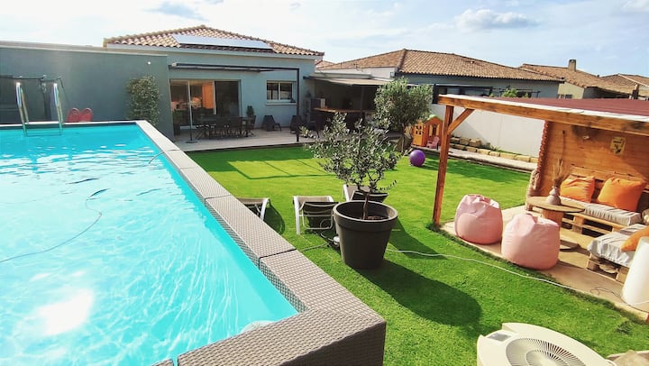 Villa Avec Piscine Chauffée à Partir Du 1er Mai. - Vauvert