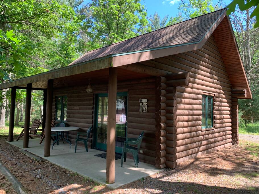 Dilly’s Hatfield Resort Cabin (#3) - Cabins for Rent in Merrillan ...