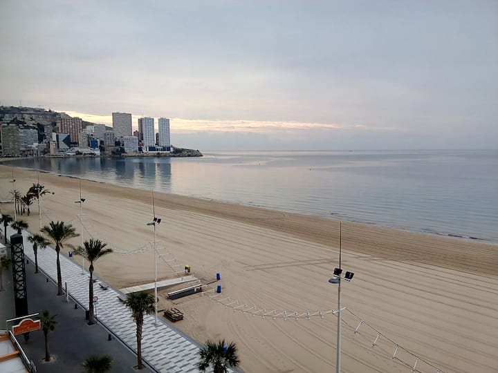 Beach First Line Playa Levante, Luxury Flat - Altea