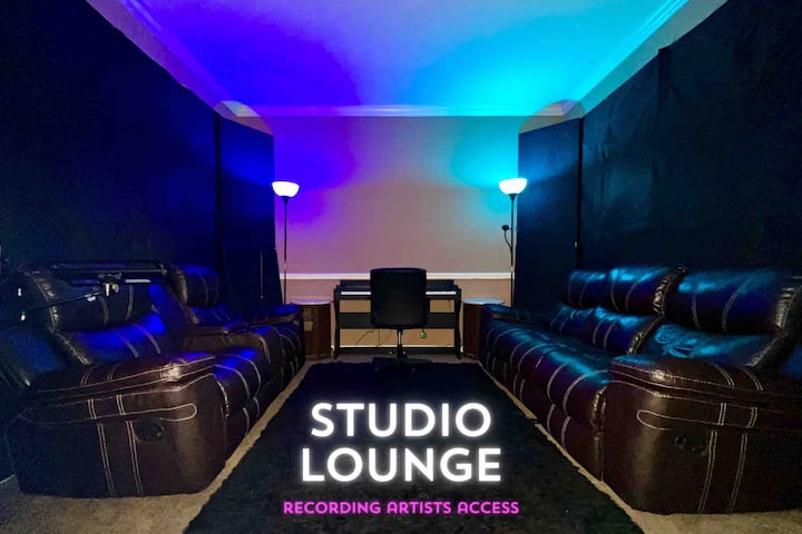 King Suite At Luxury Studio - League City, TX