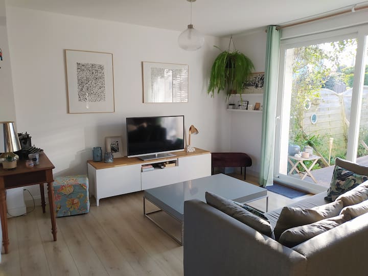 Très Jolie Maison  Avec Un Agréable Jardin - Fouesnant