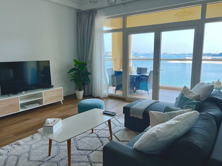 Stunning Beach Front 1br - Free Pool/beach Access. -
