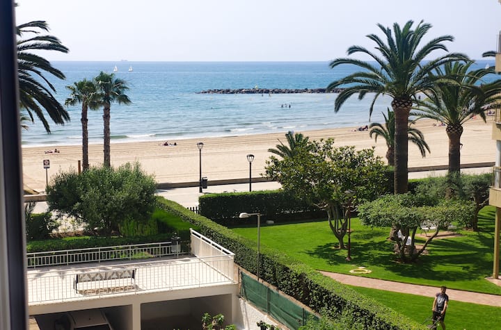 Reformado-primera Línea De Playa-en La Mejor Zona - Benicasim