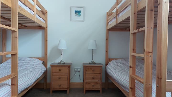 Beautiful And Spacious Property. A Warm Welcome. - Brora