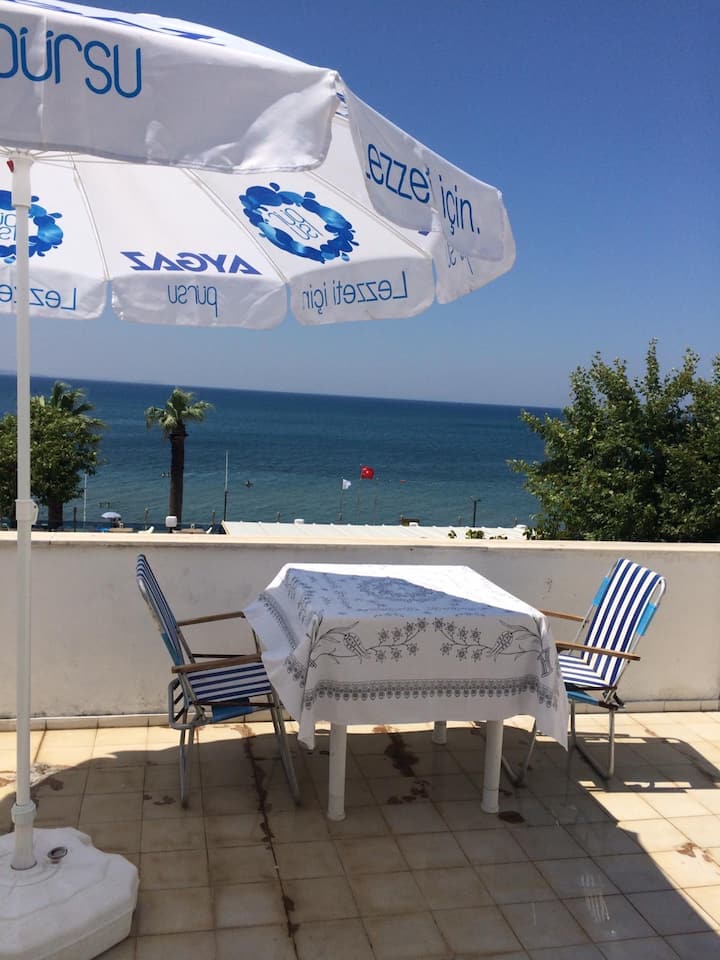 Yeşil Ile Mavinin Iç Içe Buluştuğu Huzur Noktamız - Edremit