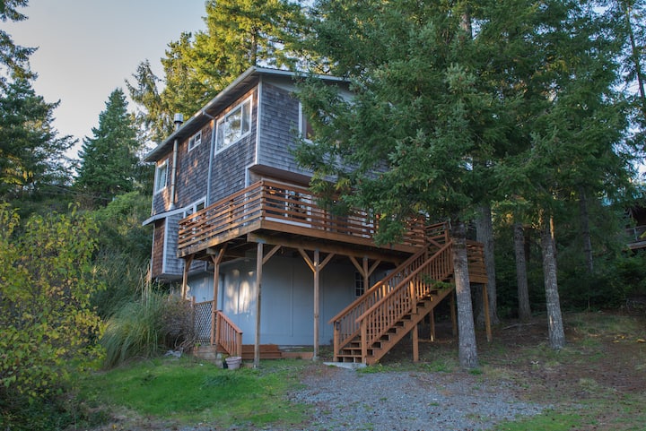 Sunny House In The Trees, Close To Beach & Town! - Manzanita, OR