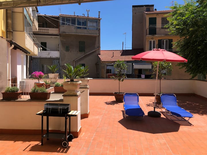 Spacious Flat Located In The Heart Of Piombino - Piombino