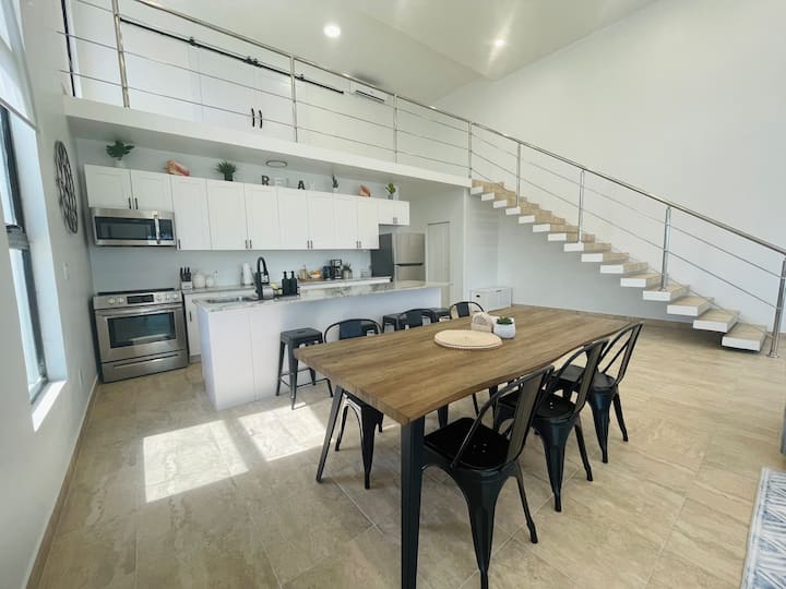 Leah's Island Loft Near Grace Bay - Turks and Caicos Islands