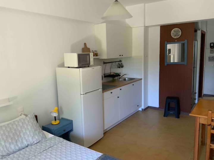 Harris Place Room 5 - Rhodes Island