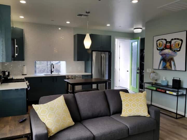 Private Midtown - New Guesthouse - Eggplant Alley - Sacramento, CA