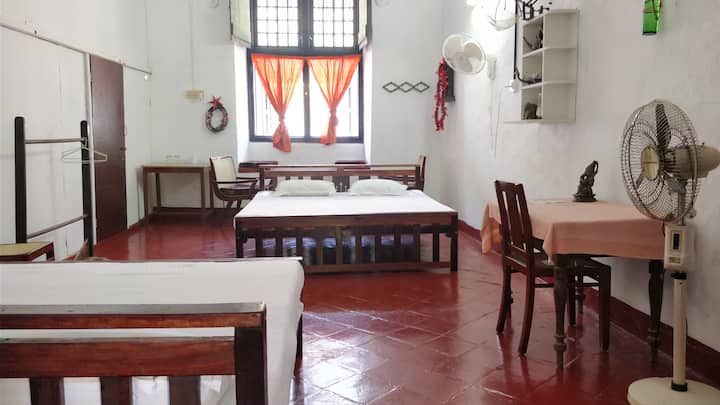 Family  Room   With Balcony   Two  To Five Persons - Kochi