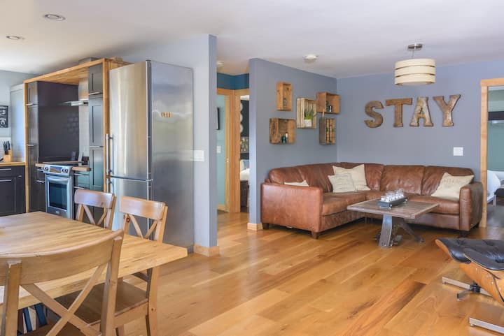 Modern Lakeview House -Chef's Kitchen, Strong Wifi - Wells State Park, Sturbridge