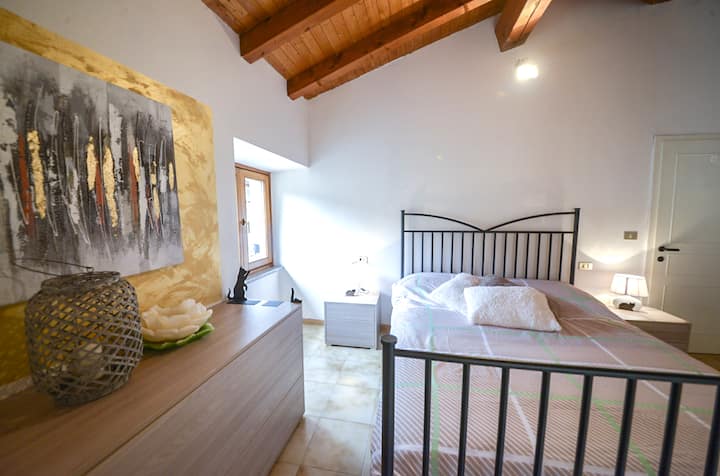 Family Retreat - One Bedroom Penthouse Apartment - Limone sul Garda