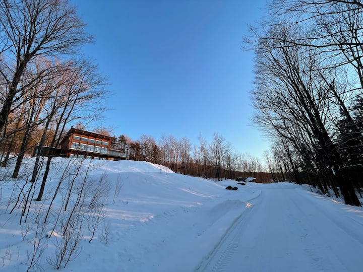 Logement à Proximité Du Village De Sutton - Sutton