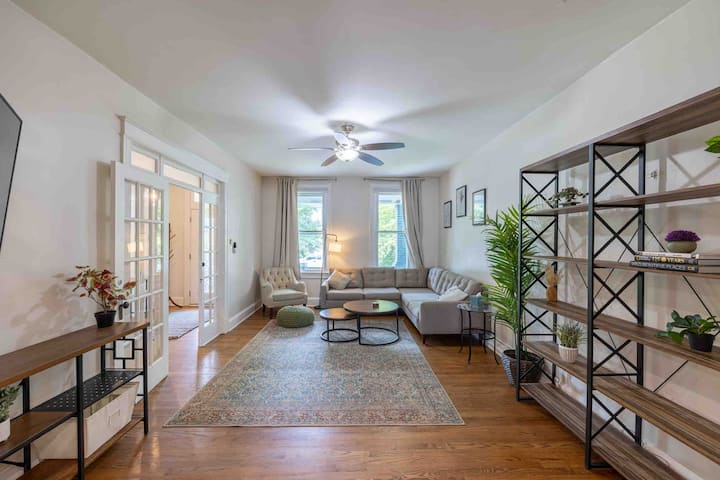 Historic Nw Dc Rowhome + Hot Tub | 5 Bed/3.5 Bath - Arlington