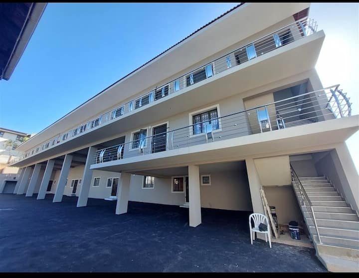 11 On Crompton Overport - Durban