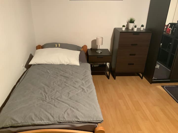 Privatzimmer In Ruhiger Lage - Oberhausen