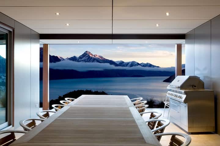 Ekara House, High On Queenstown Hill, 5 Bedrooms With Ensuites. - Queenstown