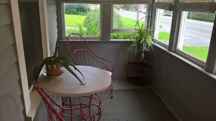 Central Berkshire, Lakes, Skiing Pet Friendly A - Pontoosuc Lake, MA