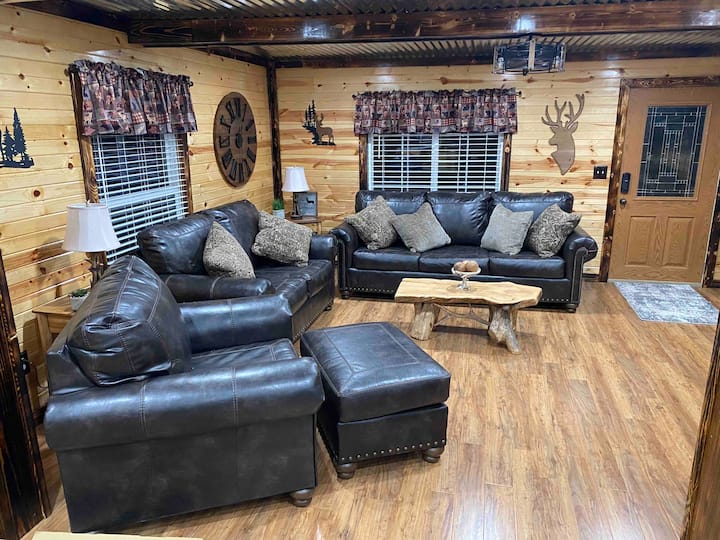 Deer Trail Lodge - Kansas