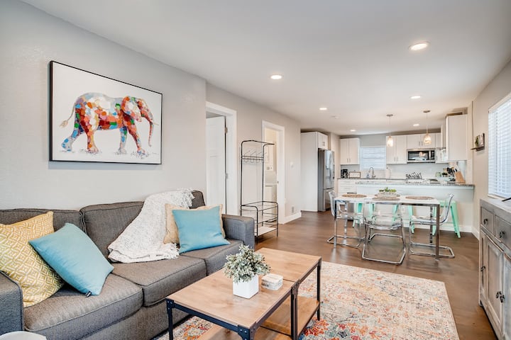 Bright And Modern In Denver! - Denver, CO