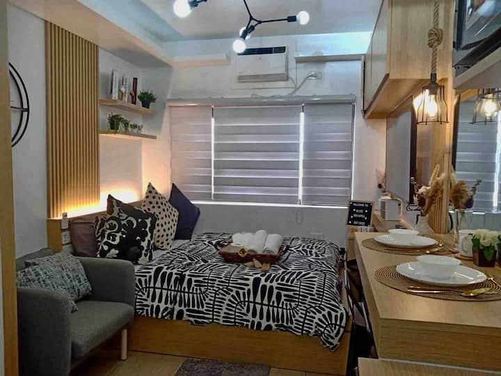 Double Bed W/ Pull Out Bed,up To200mbps Fiber Wifi - Muntinlupa