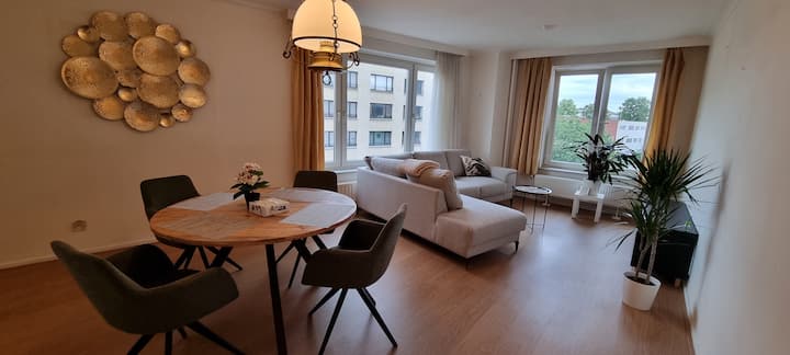 Cosy Flat 3 Slaapkamers Met Balkon - Schilde