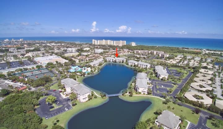 Modern Remodeled East Jupiter Oceanside Condo - Jupiter, FL