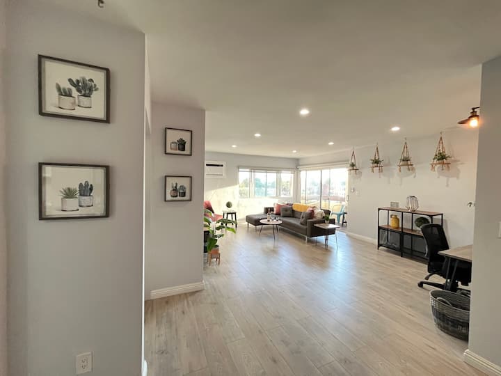 The Beach Retreat - Spacious 1br Condo - Venice Beach, CA