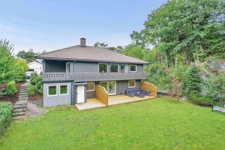 Flott, Barnevennlig Enebolig I Kristiansand - Kristiansand