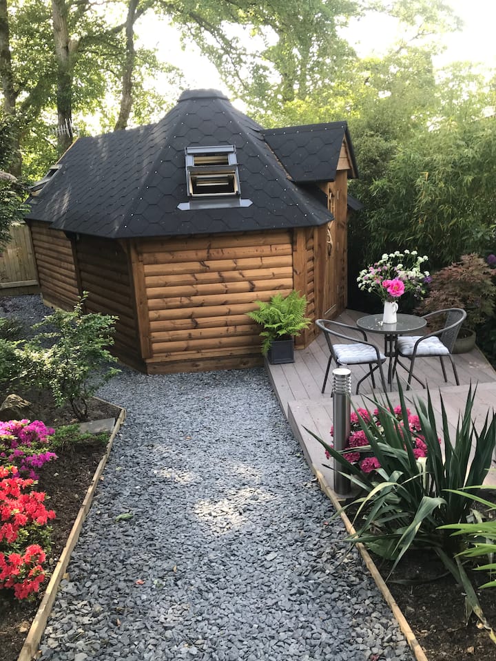 Oak - Sleeps 2 Woodman's Cabin - Newby Bridge