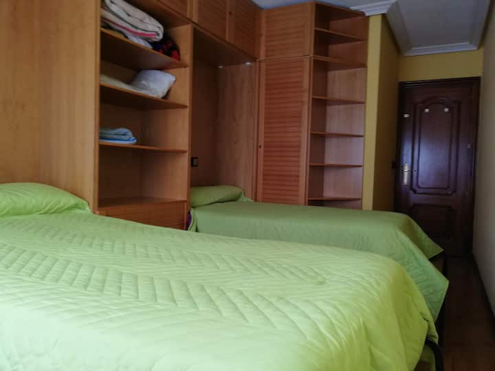 Alojamiento León Arena. 4  Dormitorios. 135  M2 - León