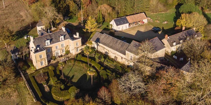 La Cour Du Liege: Chambre Bleu Au Manoir Pour 2 - Baugé en Anjou