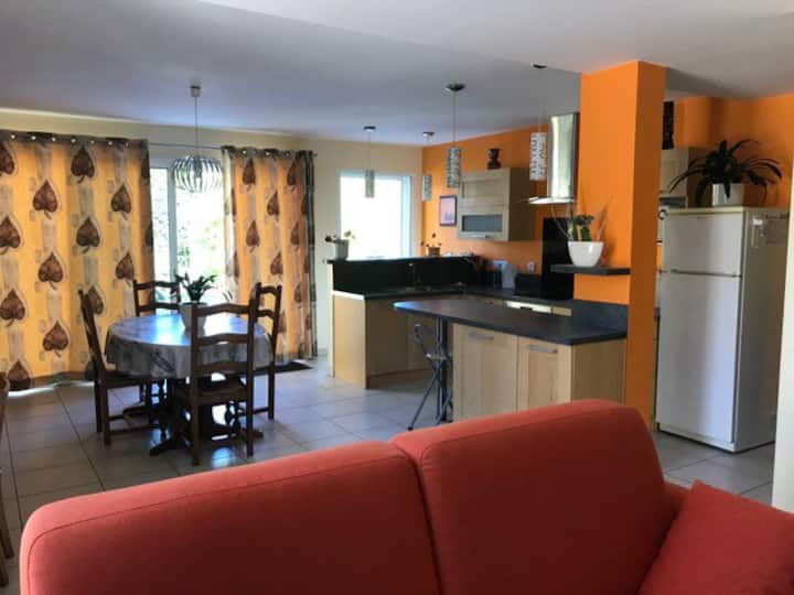 Beau Logement Sur Terrasse Privée Et Parc Arboré - Châtel-Guyon