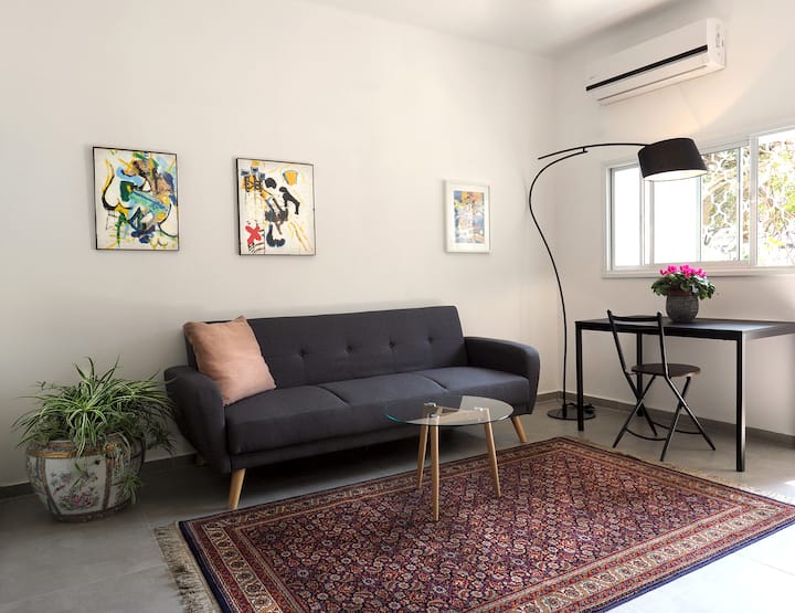 Designer Garden Apt. 3 Mins From Rothschild - Tel Aviv Ben Gurion Airport (TLV)