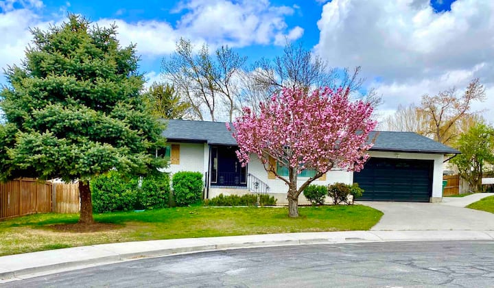 Historic Park, 2 Car Garage, Quiet Culdesac, Pets! - 오렘