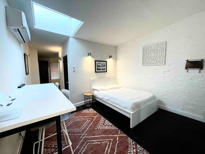 Bayview Skylight Studio + Executive Suite (2 Bed) - Dundalk, MD